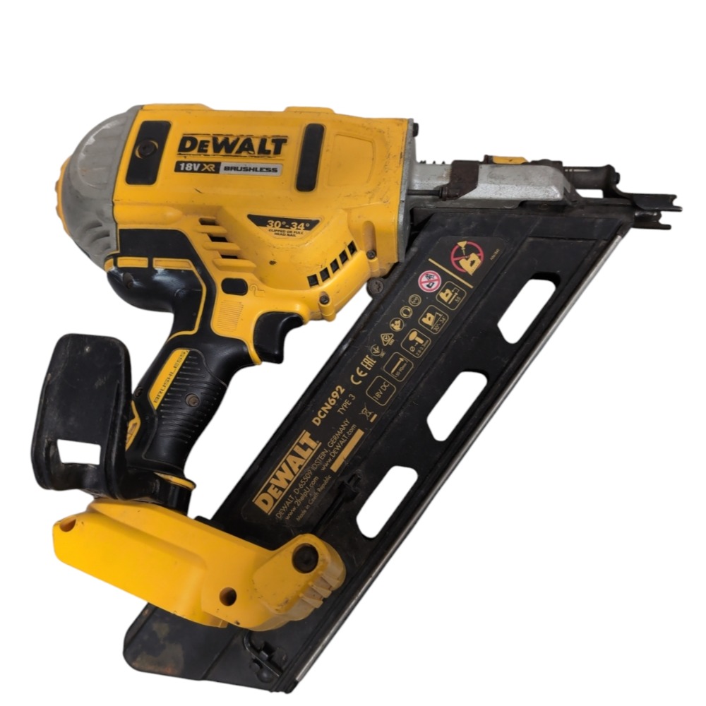 Pre-owned DeWalt DCN692 Type 2 Nail Gun with 4.0 Ah Battery & Charger ...